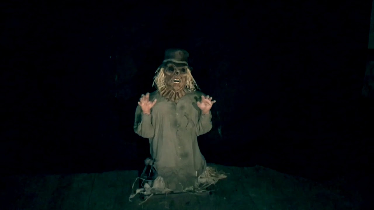 SCP1333 Scarecrow pop up PoisonProps.com - YouTube