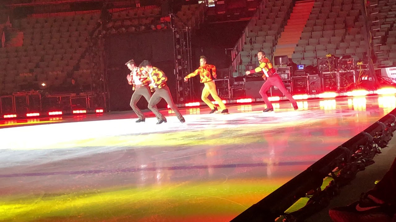 Rock the Rink (Red Deer) Motown Medley - YouTube