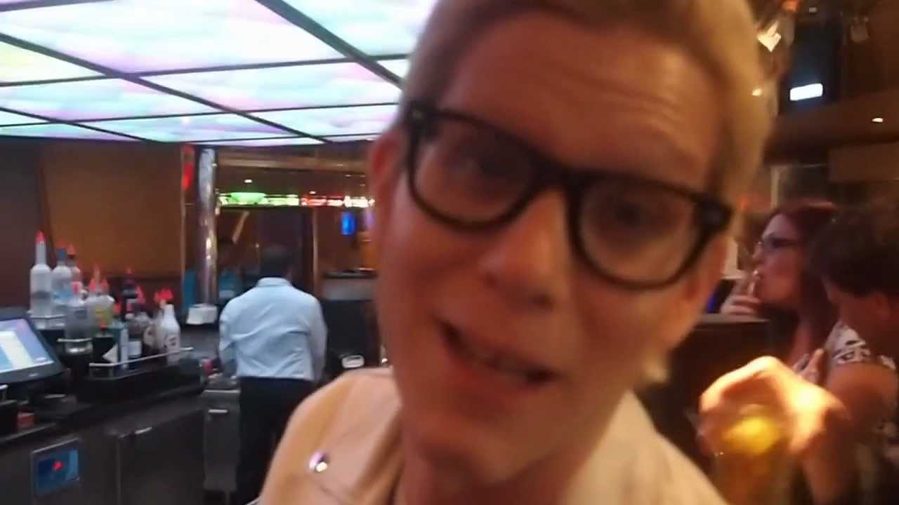 happy halloween queefer sutherland - YouTube