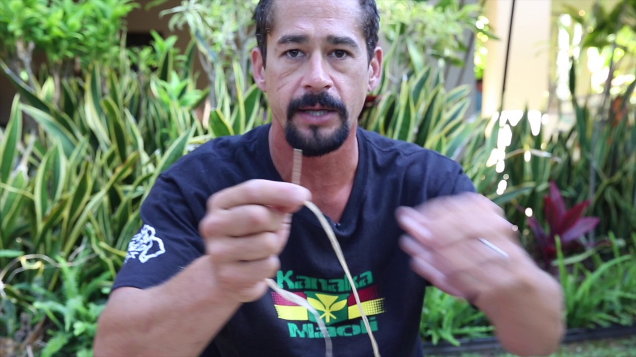 Making Hawaiian Cordage - YouTube