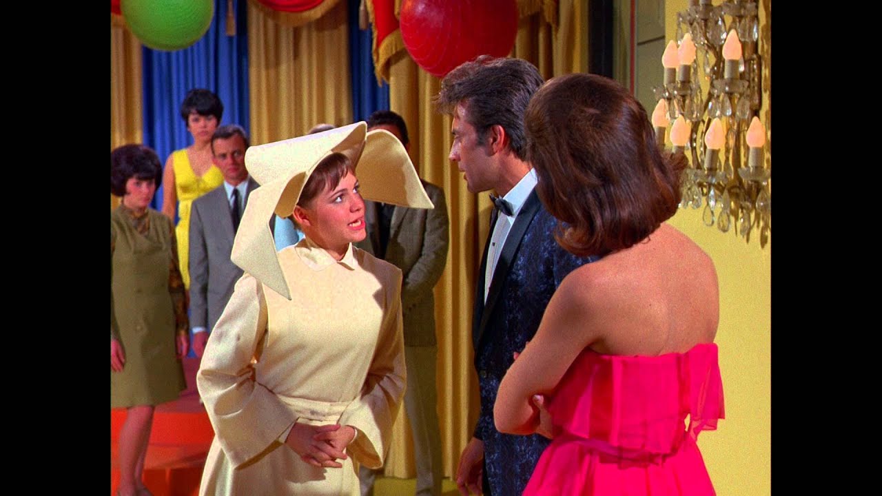 The Flying Nun - YouTube