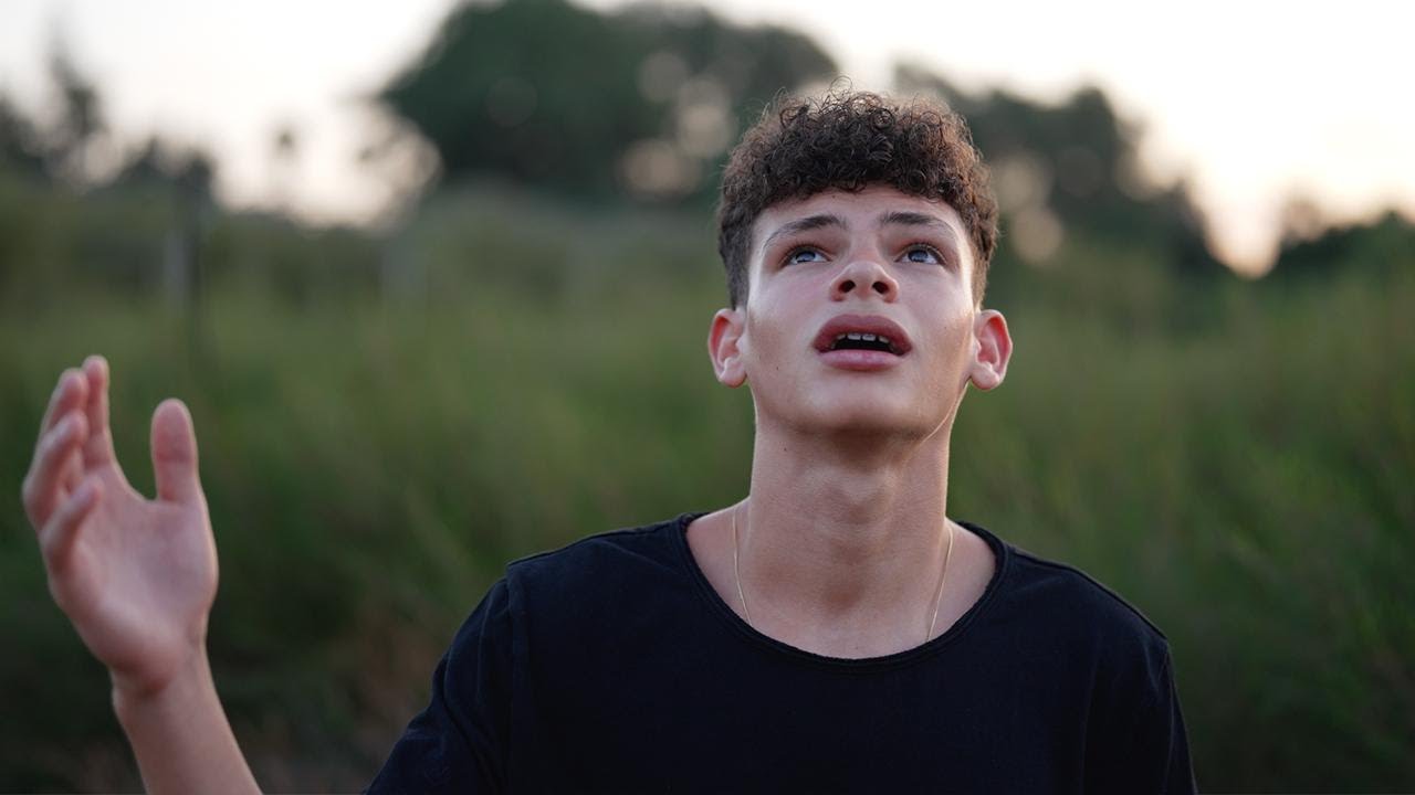 כל המחשבות - Dylan Morgan - Official Music Video - YouTube