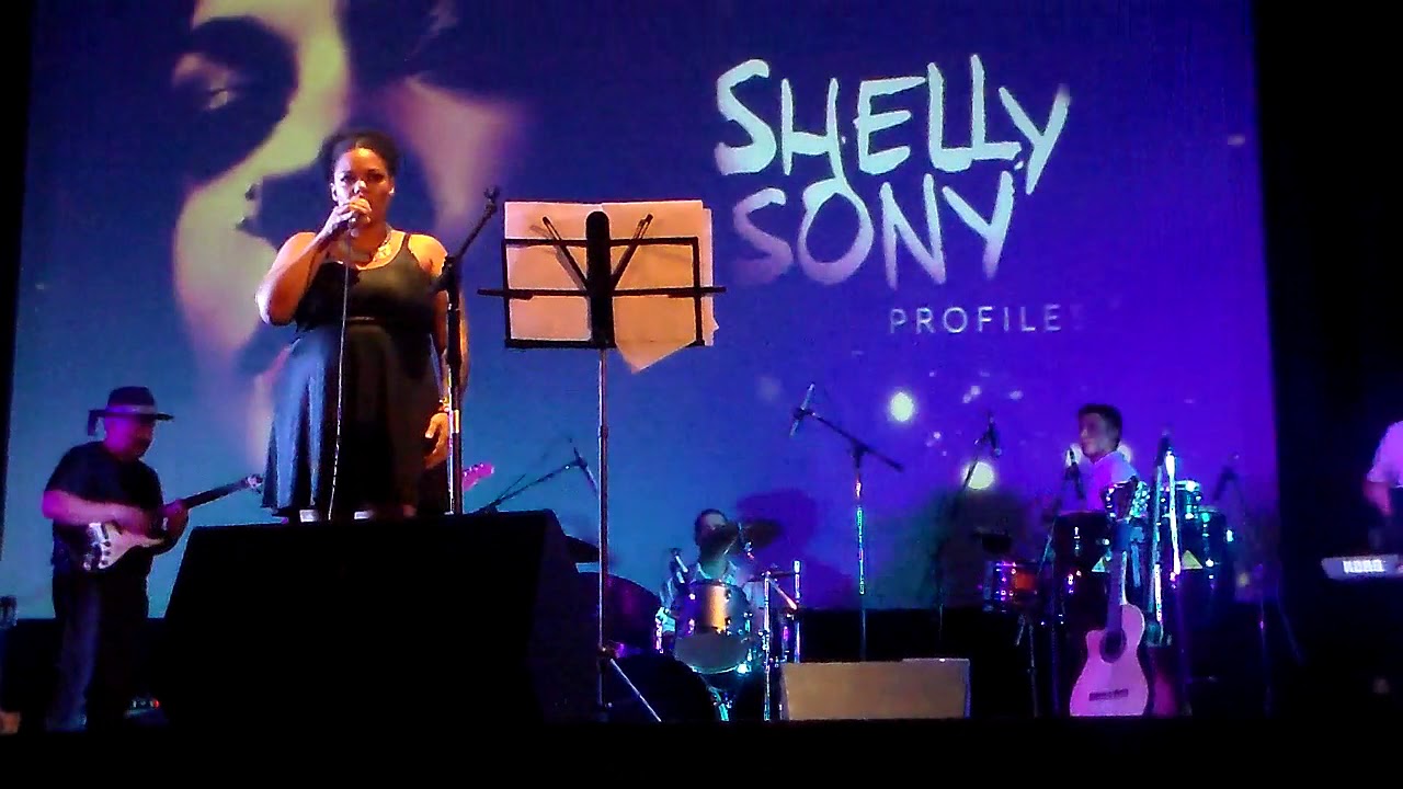 Black to black Shelly Sony - YouTube