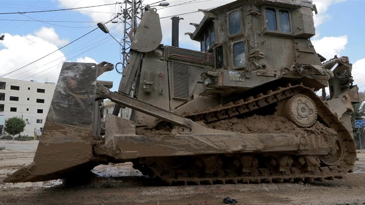 Israeli bulldozers manoeuver in Tulkarem amid ongoing West Bank assault ...