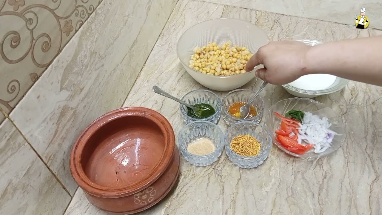 Matka Chana Chat - Chana chaat Recipe by Mami Food Secrets - YouTube