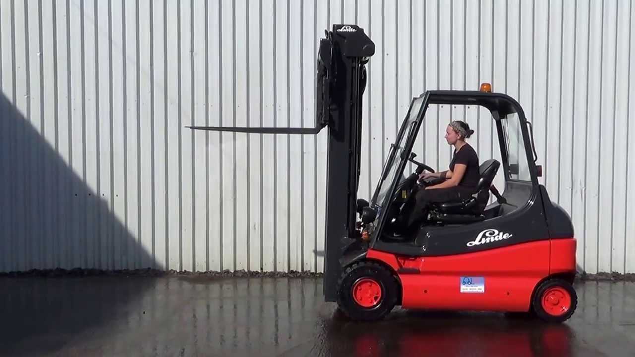 LINDE E25. ELECTRIC FORKLIFT WITH SIDE SHIFT AND FORK POSTIONER. - YouTube