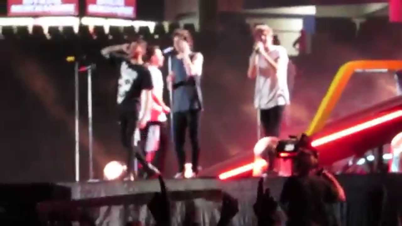 One Direction - OTRA Sydney 7 February 2015 – Through the Dark - YouTube