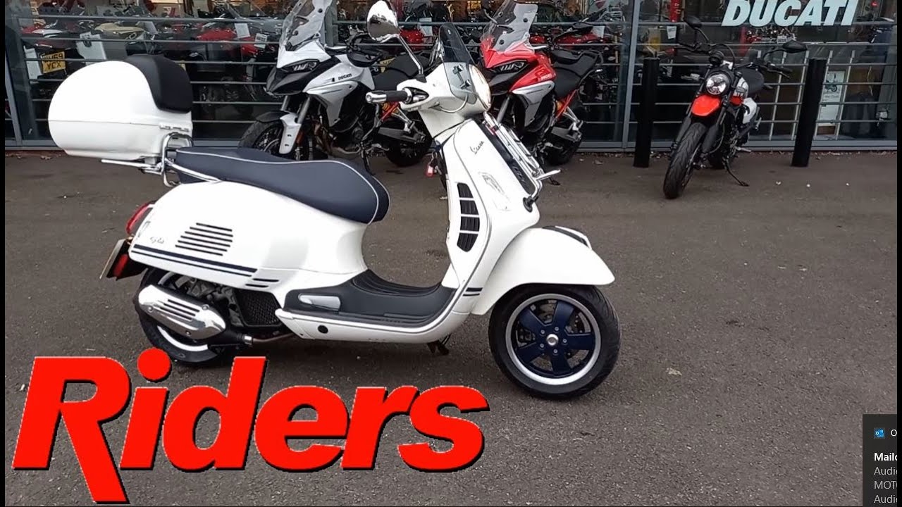 Vespa GTS Yacht Club 125 (White) Walk around - YouTube