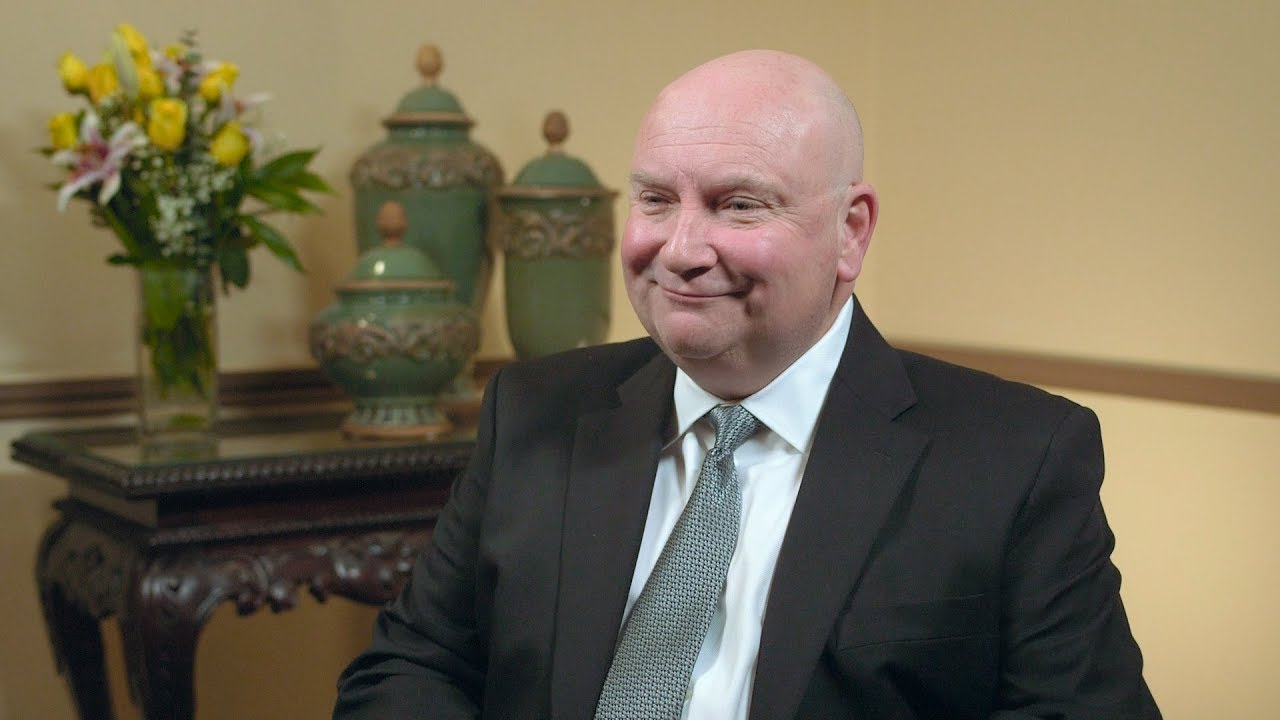 Doctor Philip Miner on dental emergencies - YouTube