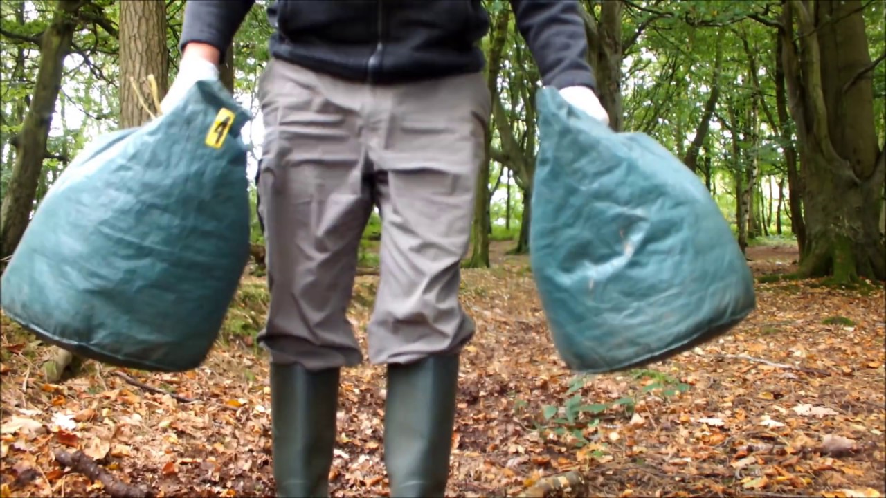 How to make Winter Compost. A Seaweed & Leaves mix Part 1 of 2. Seaweed ...