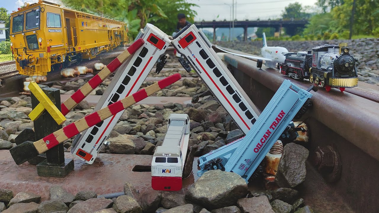 Kereta Api Kayu CC201, CC206, CC203, Kereta Railking, Kereta Thomas ...