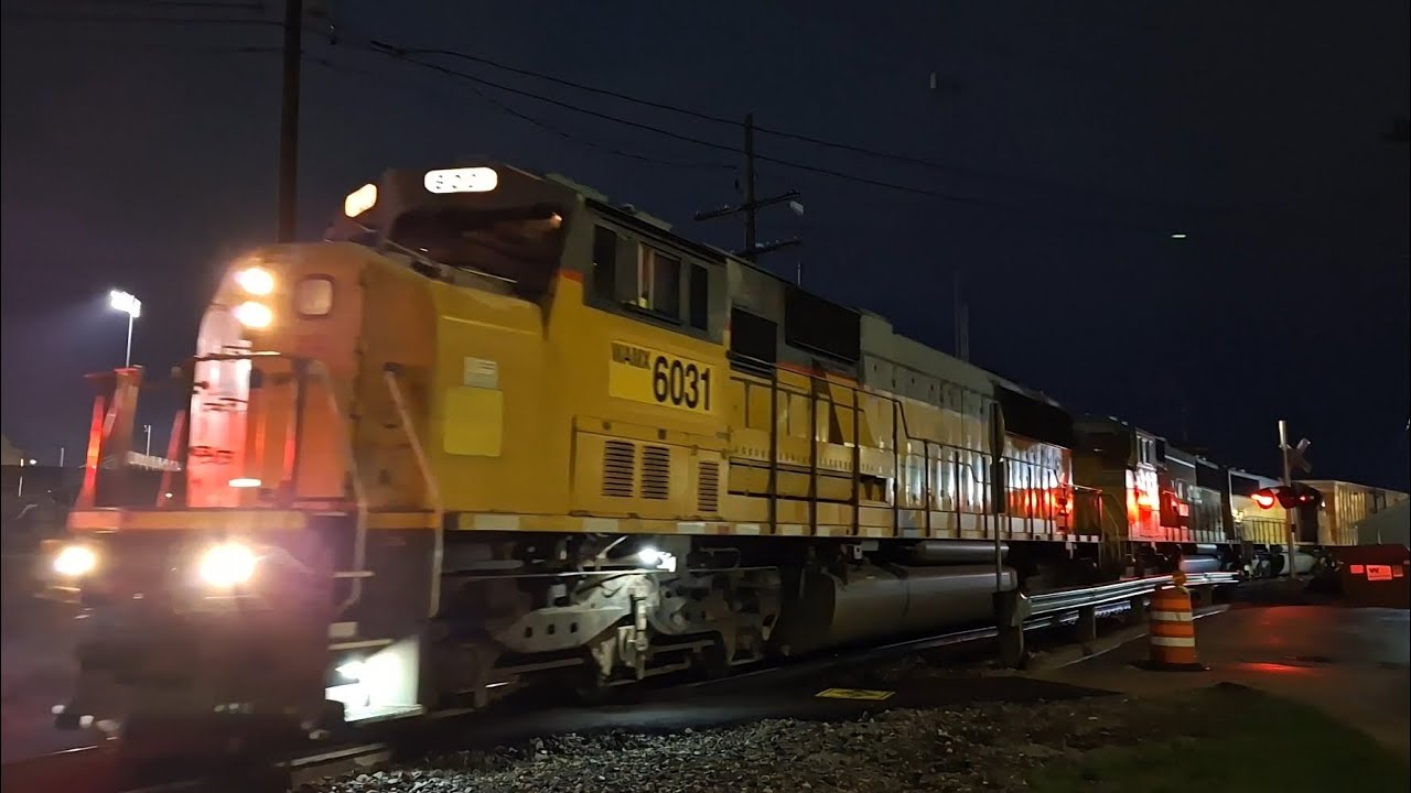 Two Window SD60 Leads T3 - YouTube
