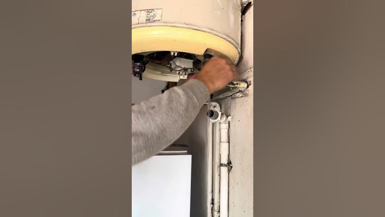 💧 Problème de chauffe-eau ? Voici comment changer un groupe de sécurité !#conseils #tuto # ...