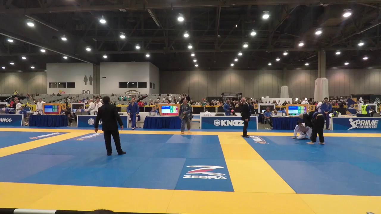 2017 World Masters - Robert Vernick - Match 1 - YouTube