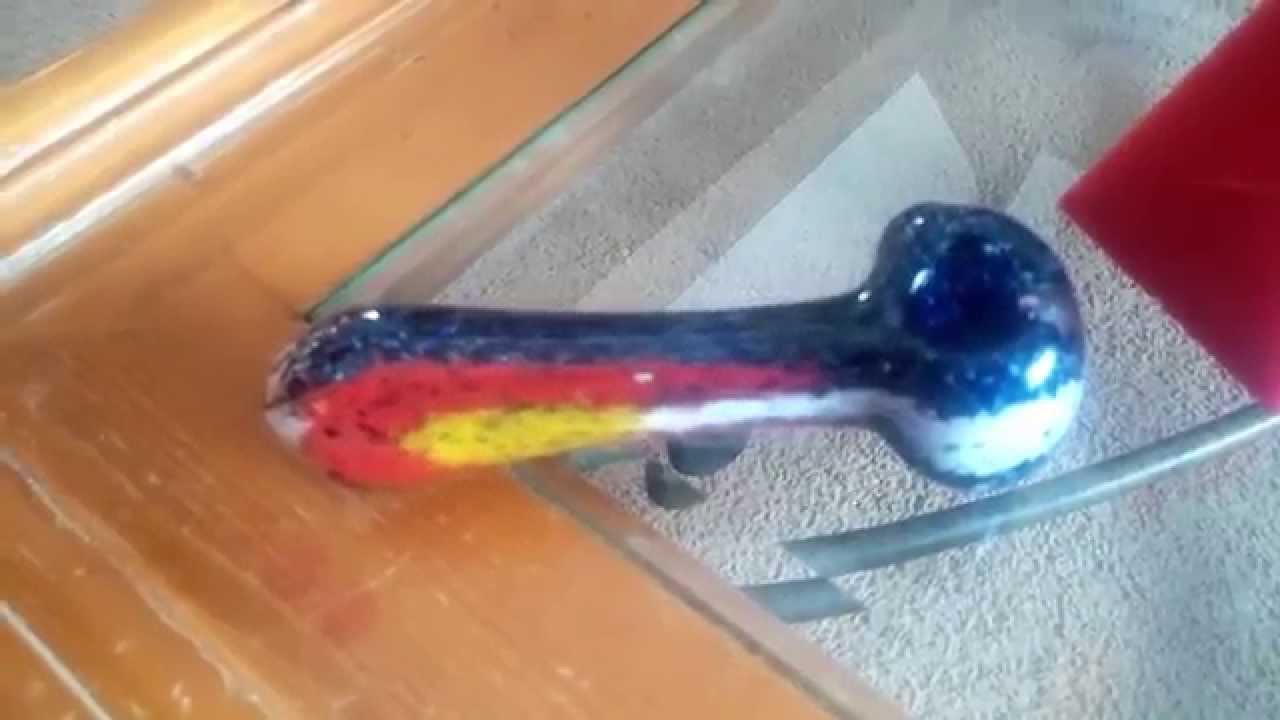 Pipe Pincher - How to Hold Your Glass Pipe and Protect It - YouTube