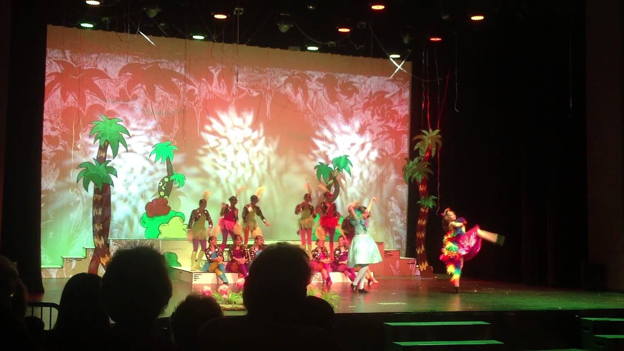 Jessica Garces singing "Amazing Mayzie" in Seussical Jr. 2013 - YouTube