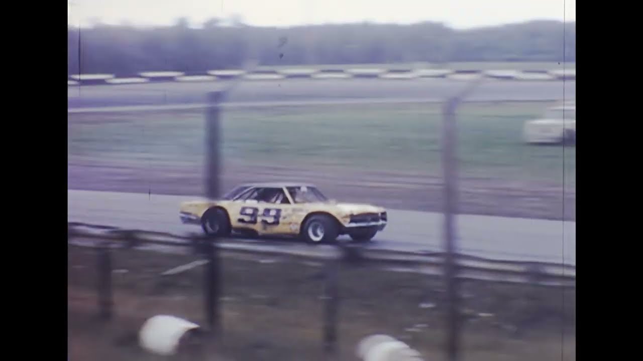 Perry Raceway 1970 - Howie Scannell Spin - YouTube
