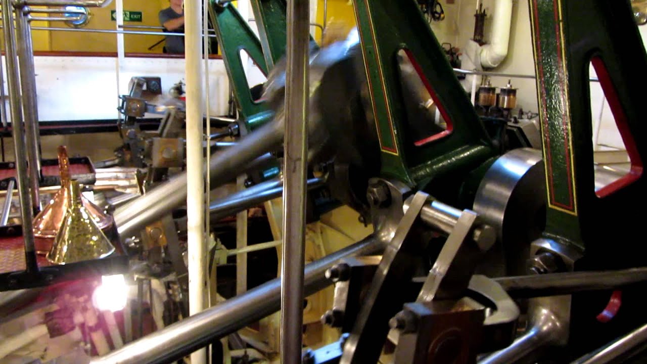 Paddle Steamer Waverley's triple-expansion steam engine - YouTube
