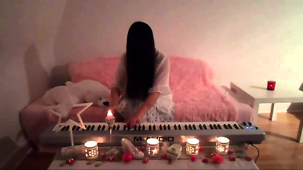 Samara Plays The Ring - YouTube