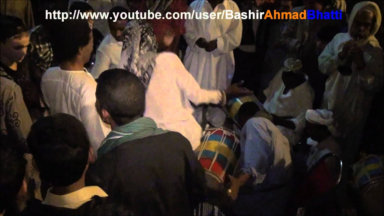 Funny-MakrFunny-Makrani Boys Dance In Pakpattan (Bhangra/Dance On Dhol ...