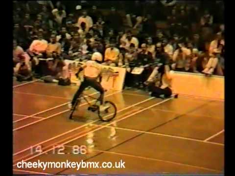 Dennis McCoy, Old School Flatland BMX, Holeshot, London, UK, 1986 - YouTube