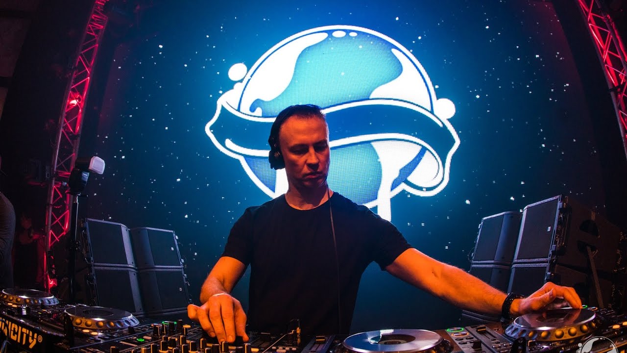 Matrix & Futurebound (Feat. MC Fava) - Liquicity Winterfestival 2016 ...