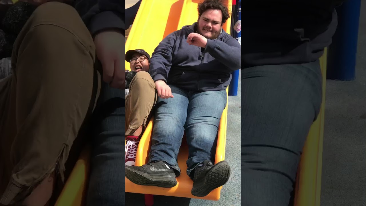 Skinny friend gets stuck - YouTube