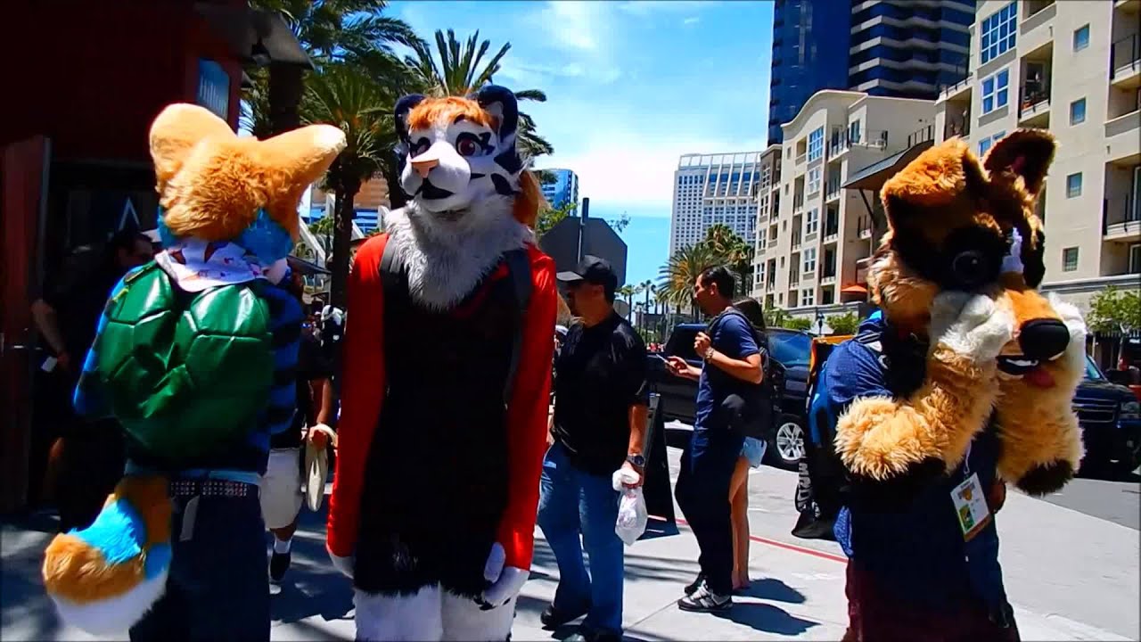 San Diego ComicCon 2015 Furries day out - YouTube