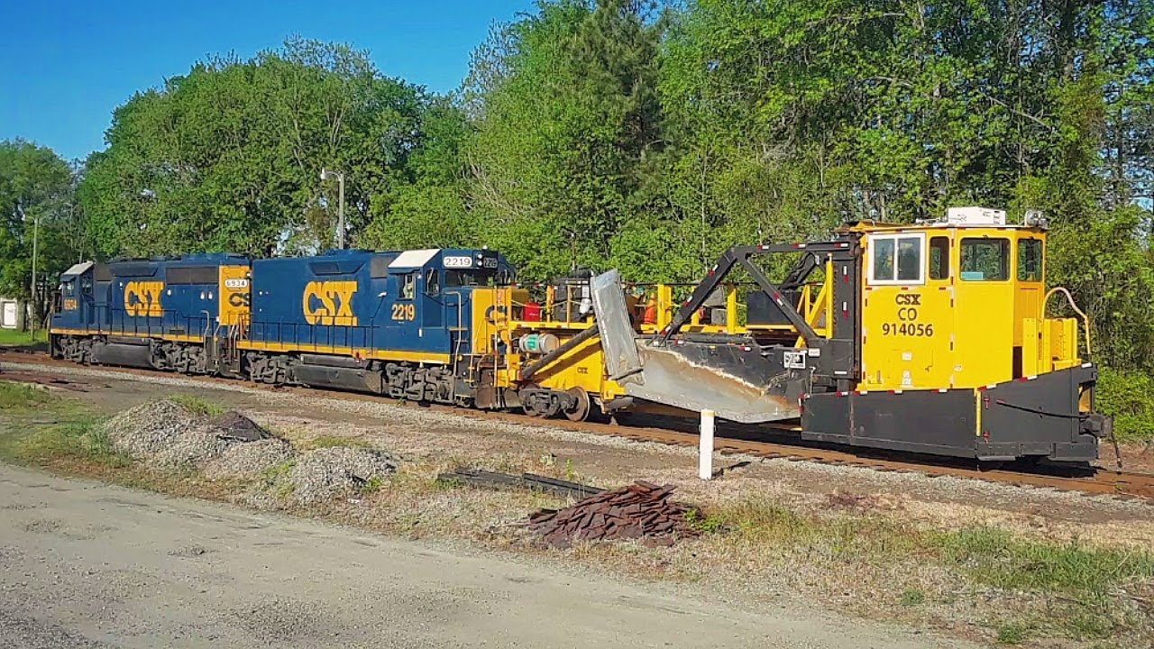 CSXT F016 MOW Jordan Spreader lots of Wheelslip on CSX GP35-Roadslug ...