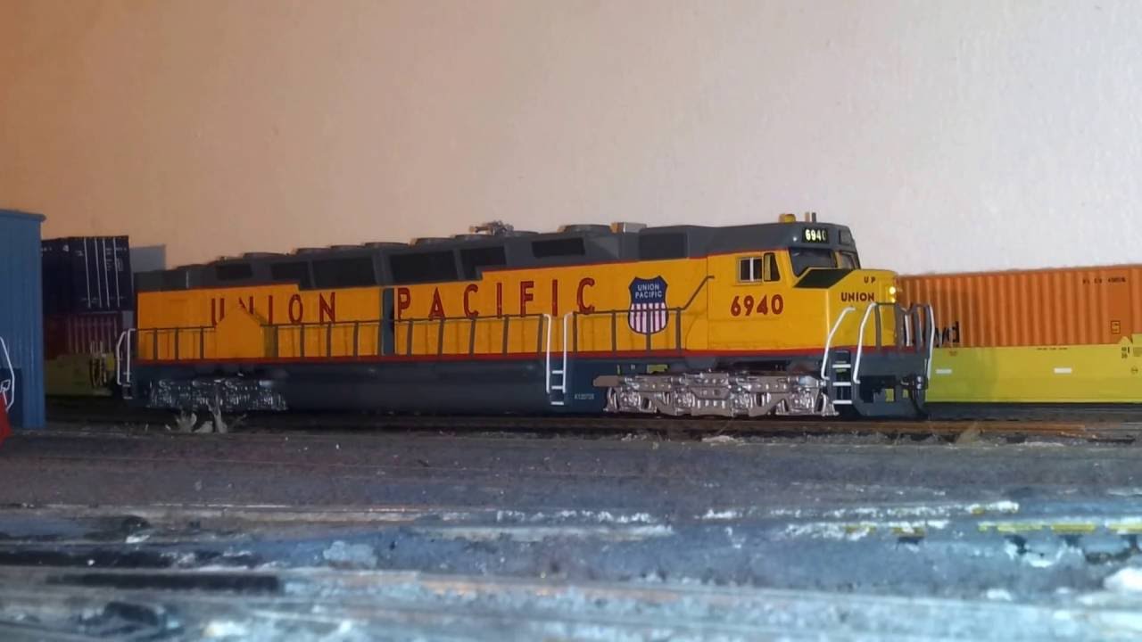 Bachmann DD40ax from ebay - YouTube
