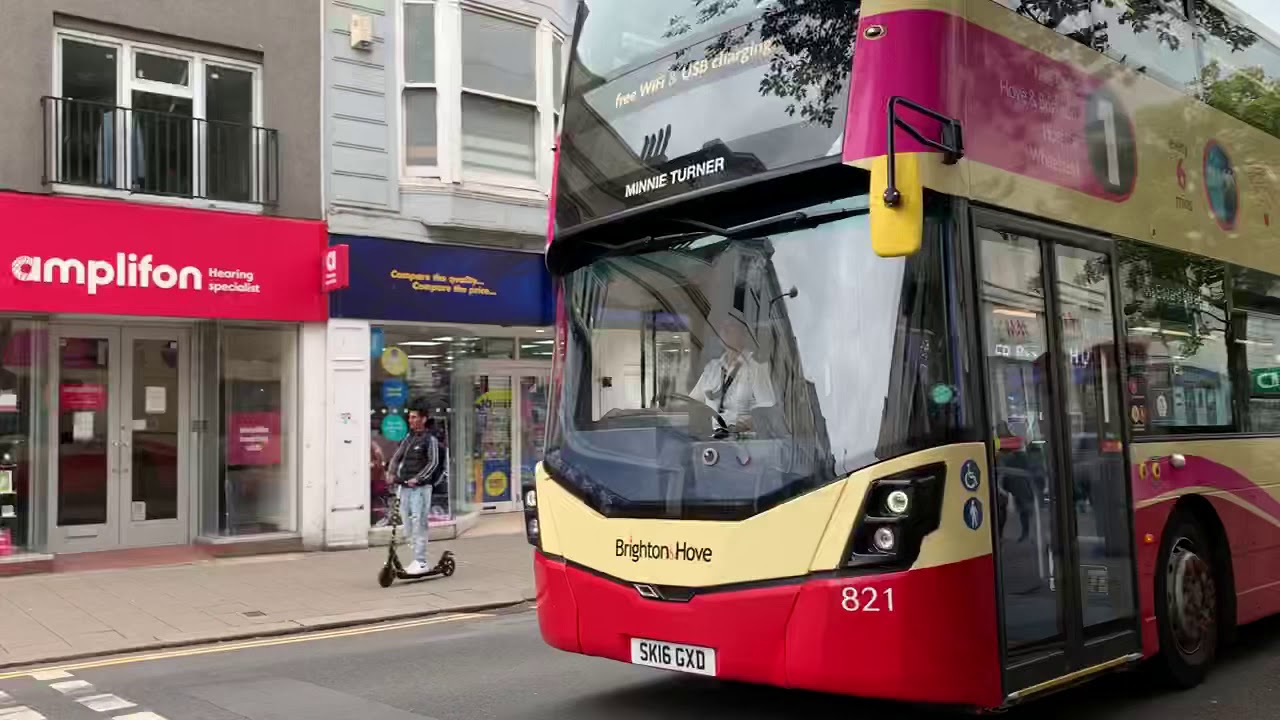 BRIGHTON & HOVE BUS ROUTE 1A DEPARTING WESTERN ROAD BRIGHTON - YouTube