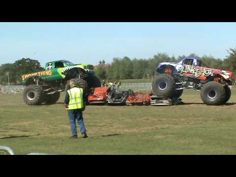 Swamp Thing and Slingshot Monster Trucks - YouTube