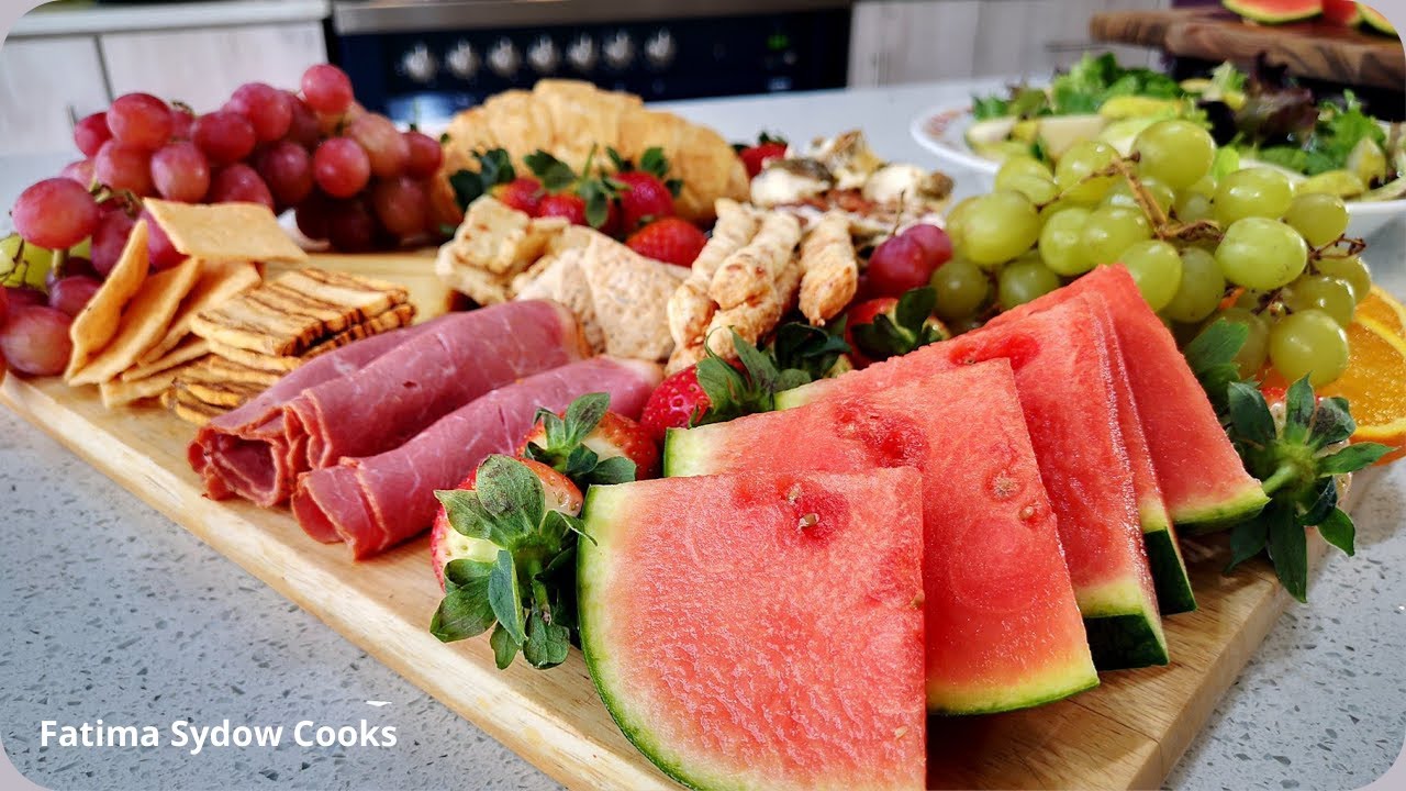 Easy Saturday Fruit and crackers/ in my kitchen VLOG. - YouTube