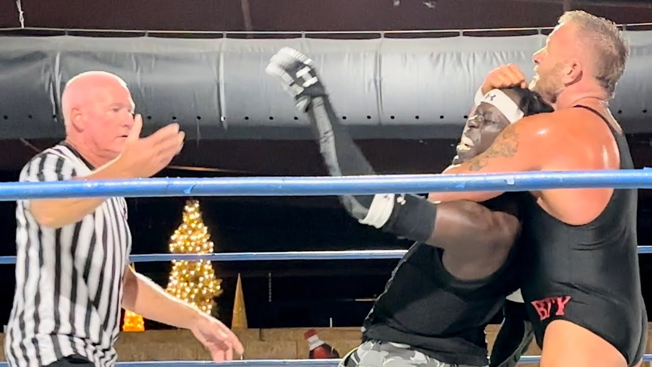 Zane Stevens vs Suicydal Soulja with referee Scott Armstrong - YouTube