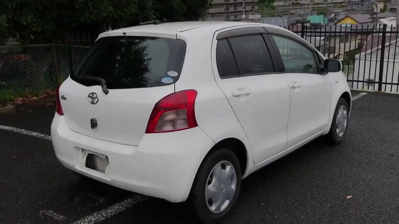 2005 Toyota Vitz White Color | SecondHand Car - YouTube
