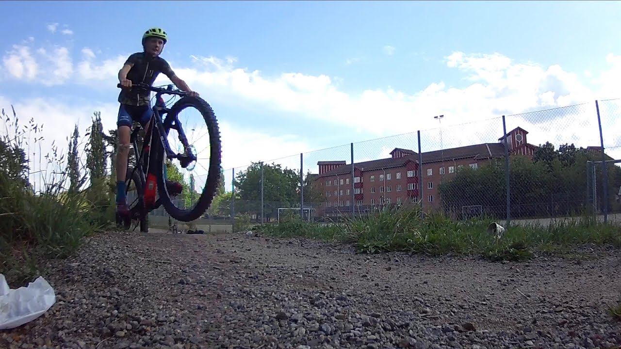 Small BMX-track - YouTube