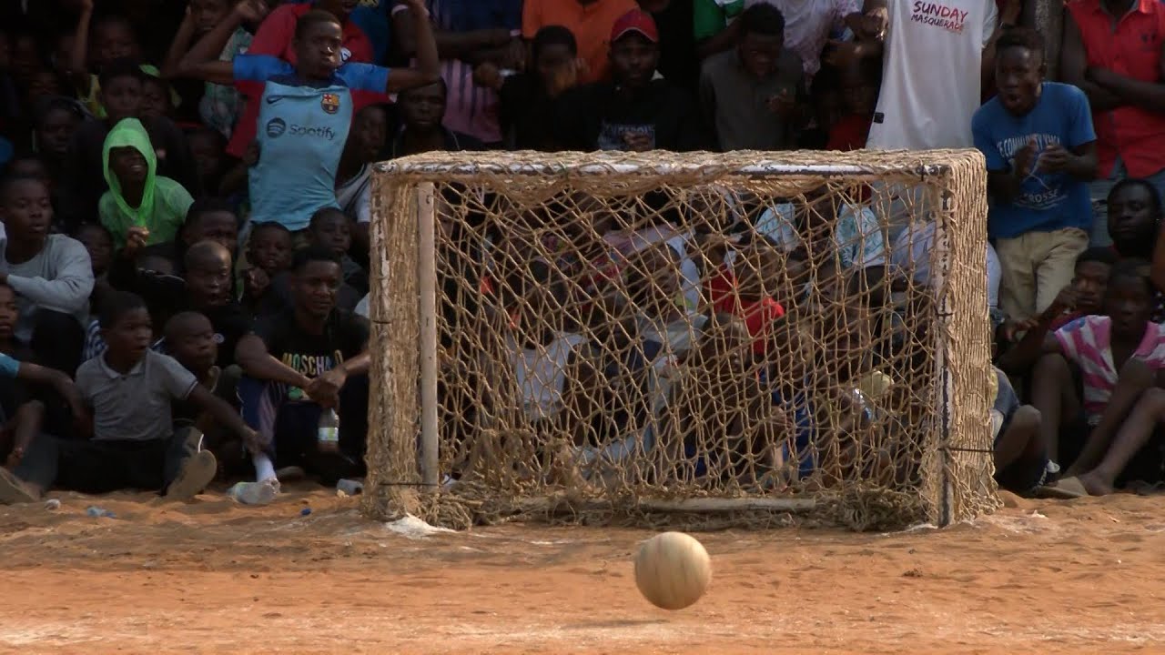 A magia do futebol de rua| Desporto na Rede - YouTube