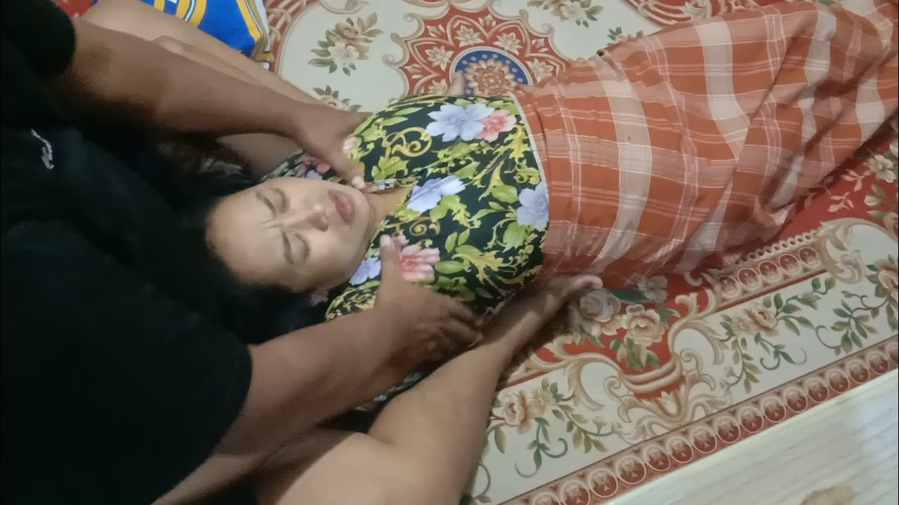 Jadi tukang pijat memang banyak untungnya - YouTube