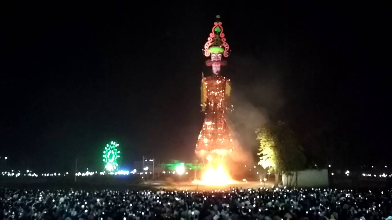 WORLD TALLEST RAVAN IN BARARA 210 FEET 2016 - YouTube