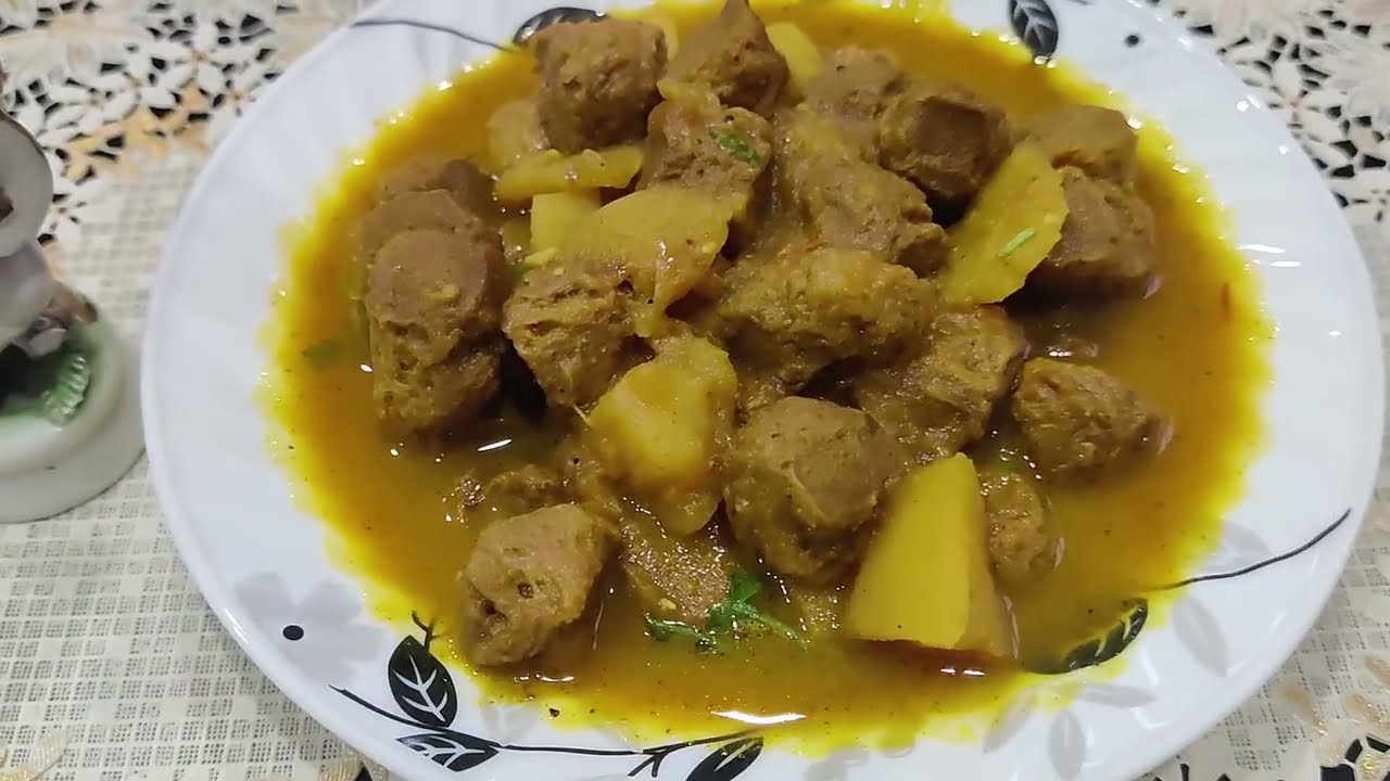 Soya Aloo Curry | Aloo Soya Recipe | Soybean Recipe - YouTube