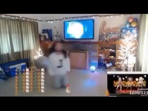 Streamer does kneecopter dance while being raided - YouTube