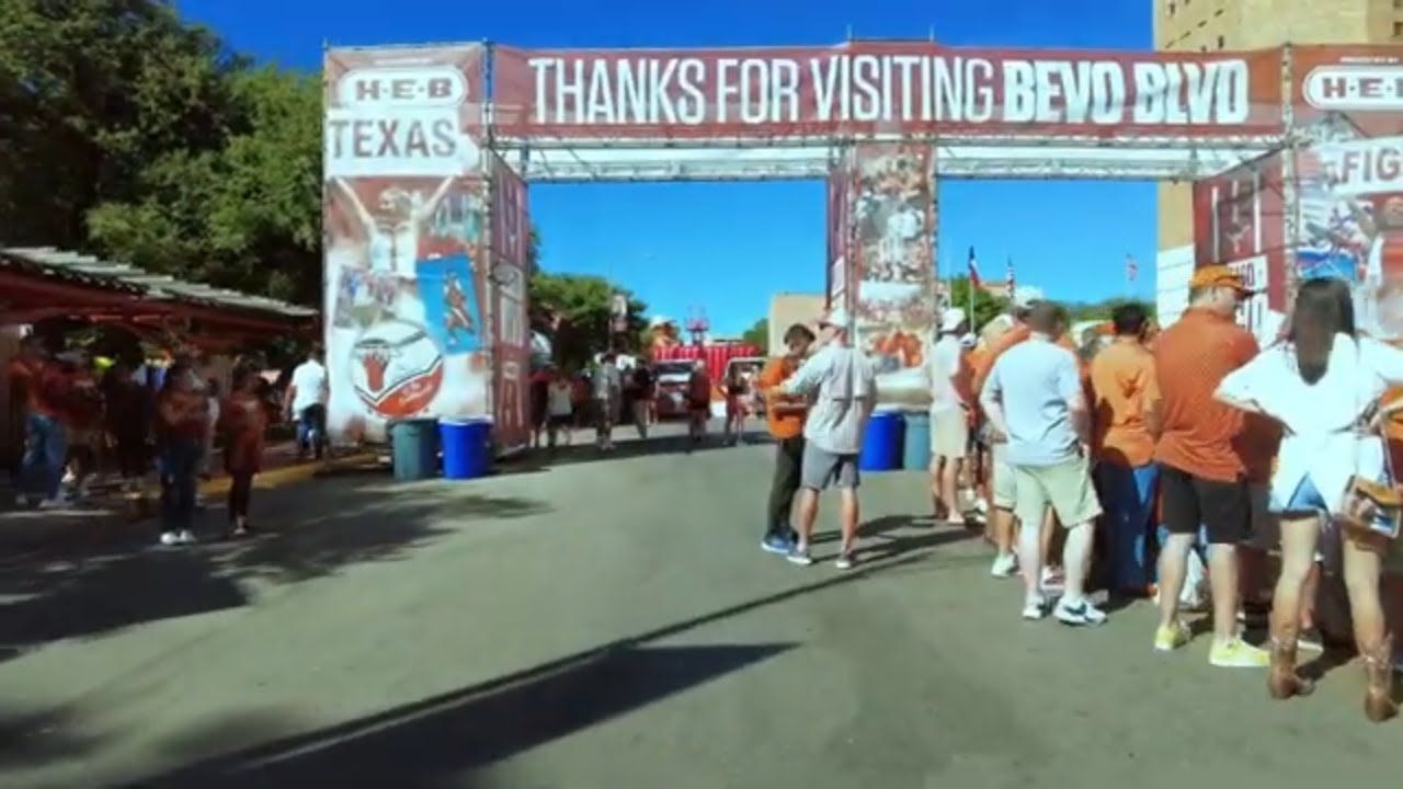 Pre-game festivities at UT Austin Longhorns football game against West ...