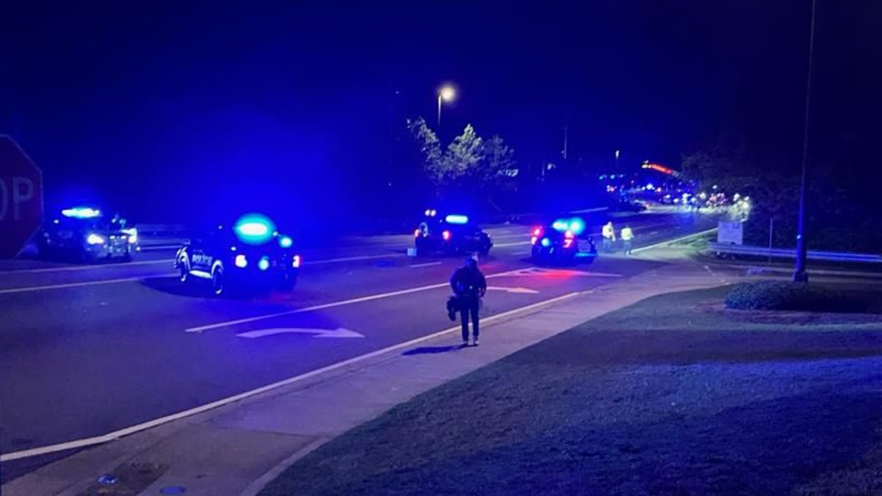 At least 1 killed in head-on crash on S. Cobb Drive in Cobb County ...