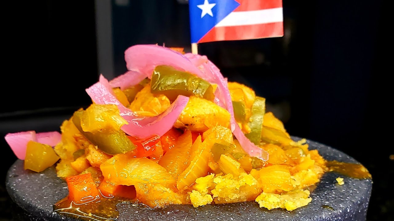 Pechugas en salsa criolla con Mofongo!! 🇵🇷#puertorico #mofongo #boricua ...