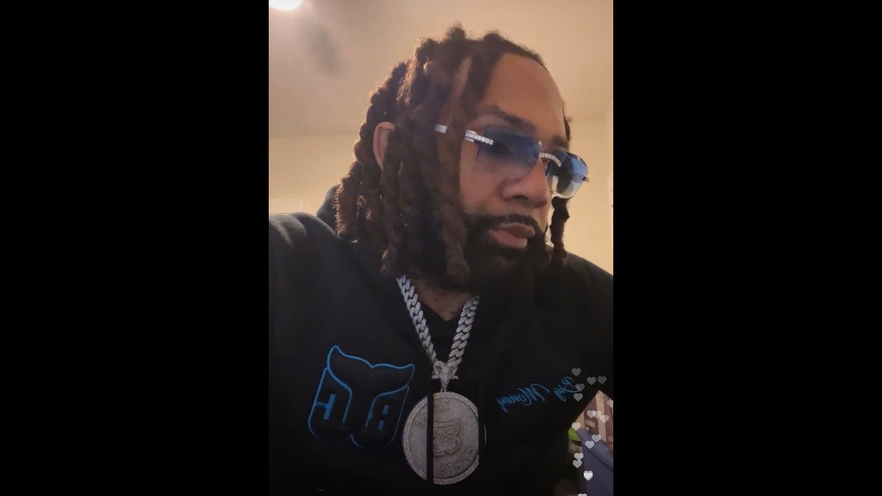 Money Man Giving Free Swipe Game - YouTube