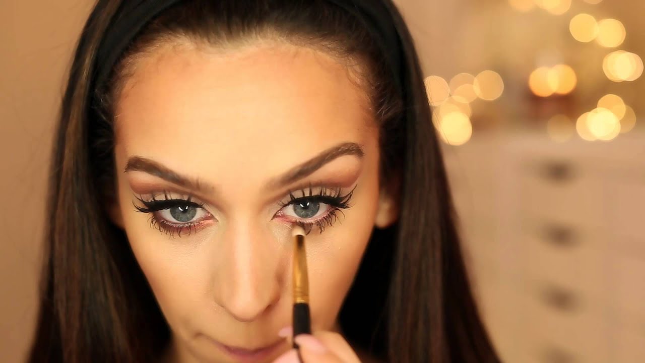 Dramatic Cut Crease Makeup Tutorial - YouTube