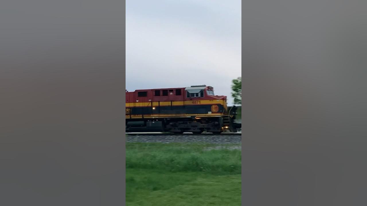 KCSM 4871 (Rear DPU) on C800-13 - YouTube