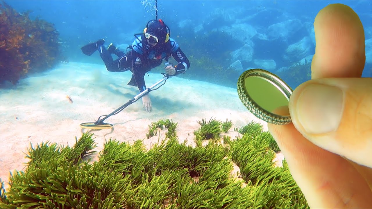 Diving DEEP Ocean!! Jewelry & Money Found BURIED!! - YouTube