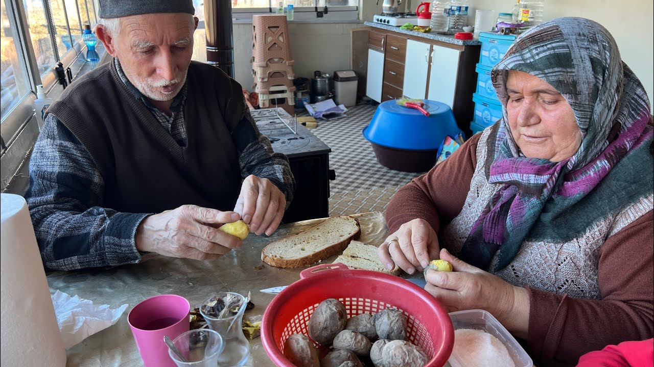 Bahçede kuzine sobada patates öğlen yemeği - YouTube