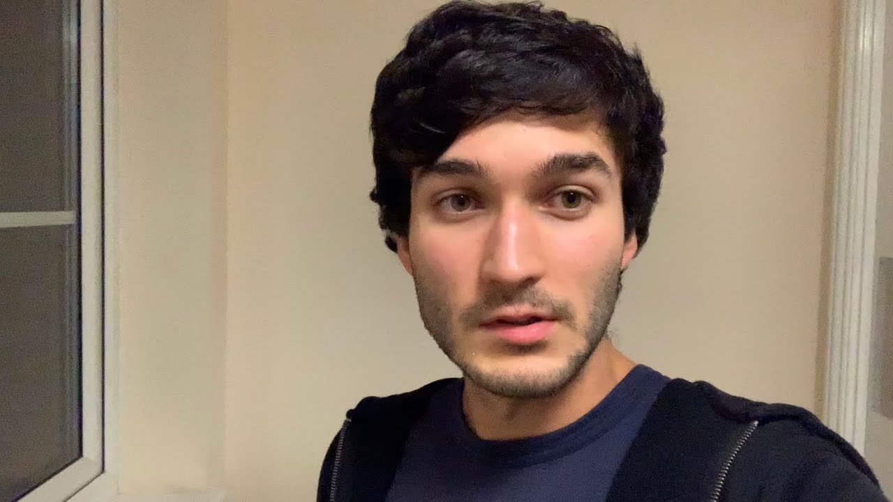 Walked from town to the outlet centre (Elliot Rai) - YouTube